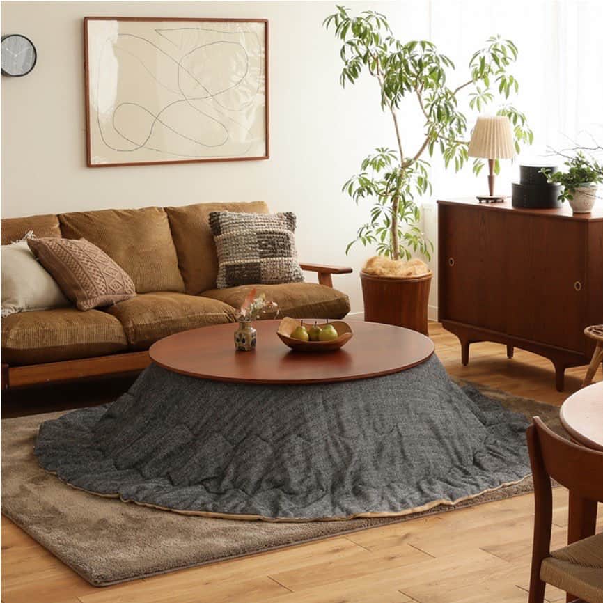 Re:CENO（リセノ）さんのインスタグラム写真 - (Re:CENO（リセノ）Instagram)「【お店だより】インテリアとして素敵なこたつ布団を取り入れよう。 ・ こんにちは。 Re ...