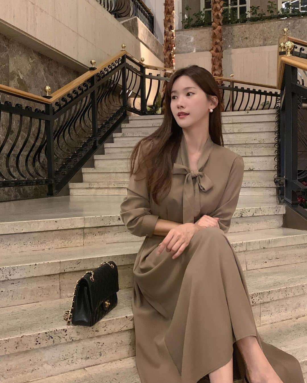 DHOLICさんのインスタグラム写真 - (DHOLICInstagram)「【baddiary】WEEKLY RANKING 🏆 《No.1》バイカラーVネックボタンニットワンピース ...