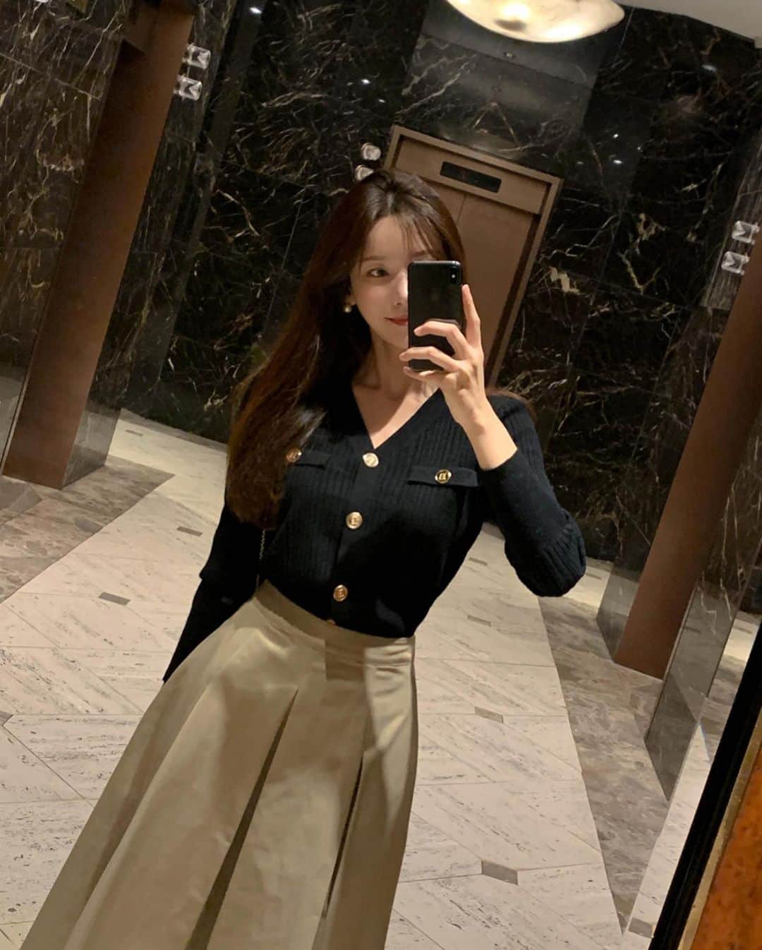 DHOLICさんのインスタグラム写真 - (DHOLICInstagram)「【baddiary】WEEKLY RANKING 🏆 《No.1》バイカラーVネックボタンニットワンピース ...