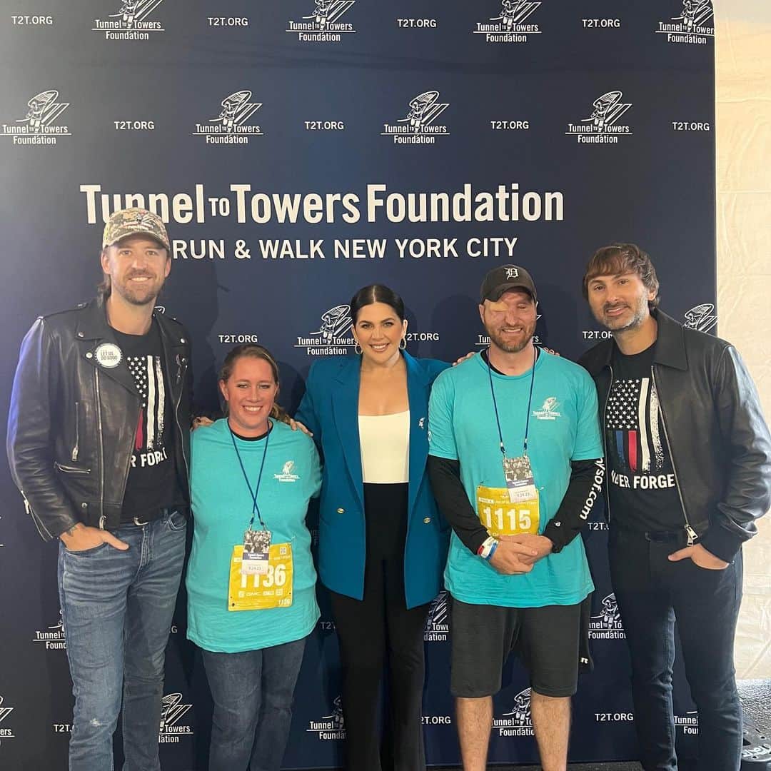 ヒラリー・スコットさんのインスタグラム写真 - (ヒラリー・スコットInstagram)「Happy Sunday! Ever feel ...