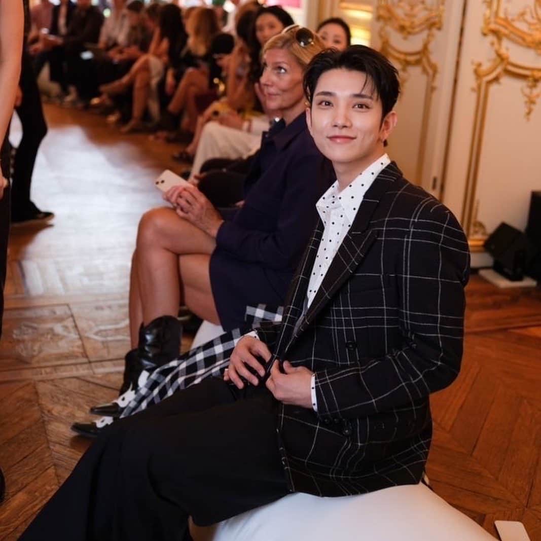 25ans Officialさんのインスタグラム写真 25ans Officialinstagram 「気になるゲストがいたらコメントで