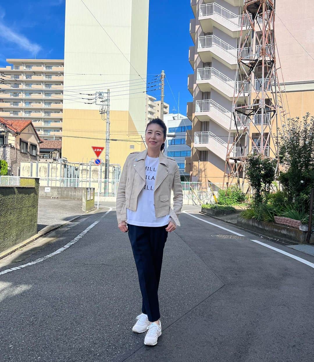 高橋ひとみさんのインスタグラム写真 高橋ひとみinstagram 「今日は一日、ロケでした。 朝からお天気がよくて最高でした☀️」10月