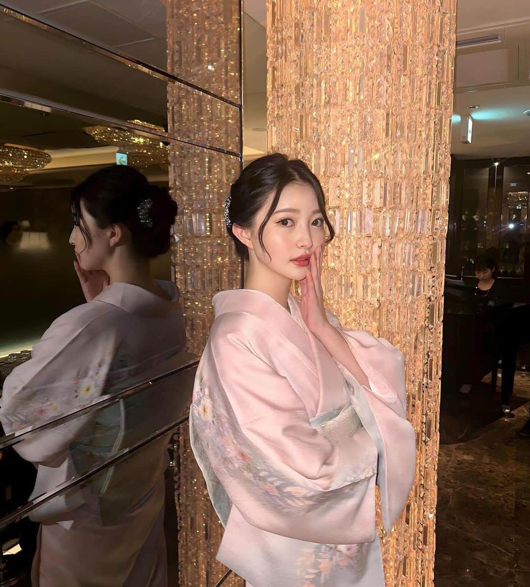 橋本萌花さんのインスタグラム写真 - (橋本萌花Instagram)「プロデュースしているお店が クラブとしてリニューアルオープンしました‼️ そして初回のお客様はボトルプレゼント🎁 私もお店 ...