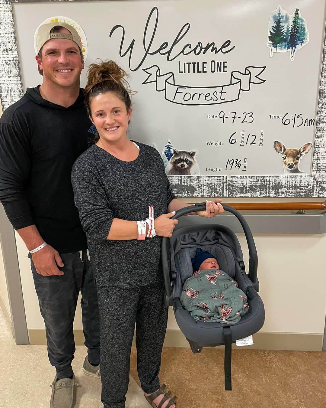 ペイジ・ローレンスさんのインスタグラム写真 - (ペイジ・ローレンスInstagram)「We are so excited for ...