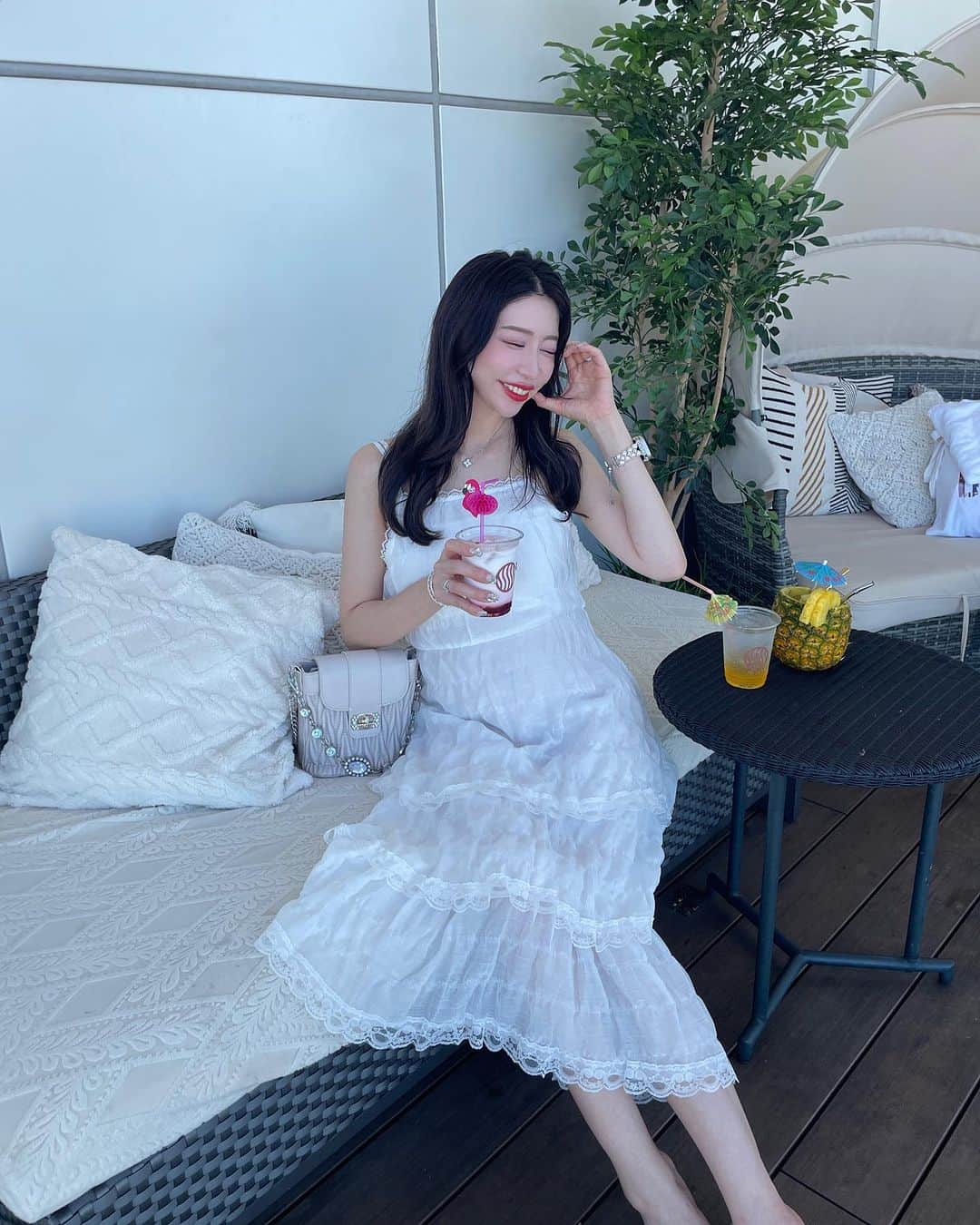 ひこ乃さんのインスタグラム写真 - (ひこ乃Instagram)「🏊 今年最後の夏遊び🏝️ 宮下パークのホテル棟最上階に新しくできたプール ...