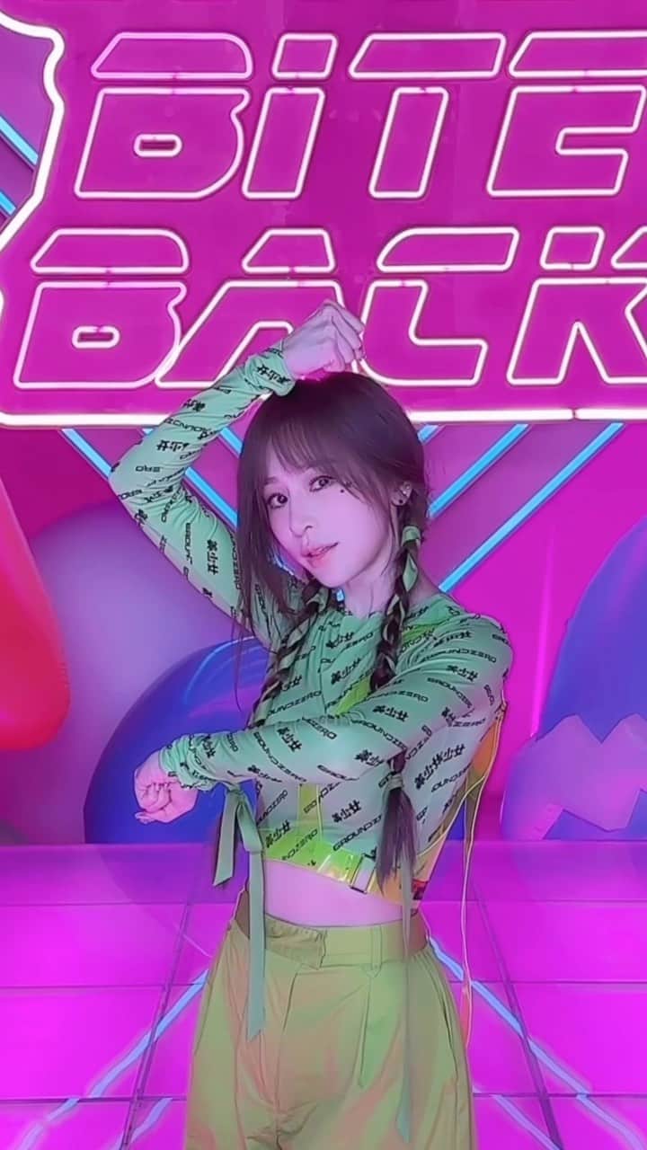 王心凌（Cyndi Wang）さんのインスタグラム動画 - (王心凌（Cyndi Wang）Instagram)「大家學起來了嗎？ BITE BACK舞蹈版 我當第一個挑戰者 跟著我一起跳 ...