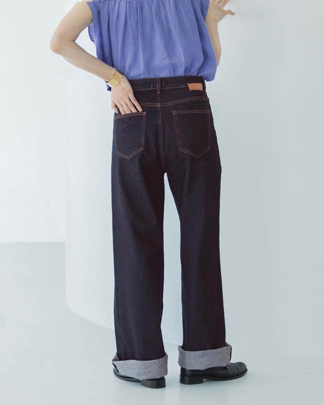 ナチュランさんのインスタグラム写真 - (ナチュランInstagram)「季節の変わり目に欲しい『 厳選デニム5選 』 今すぐ＆ロングシーズン活躍するデニムアイテム ・ 装いに迷う季節の ...