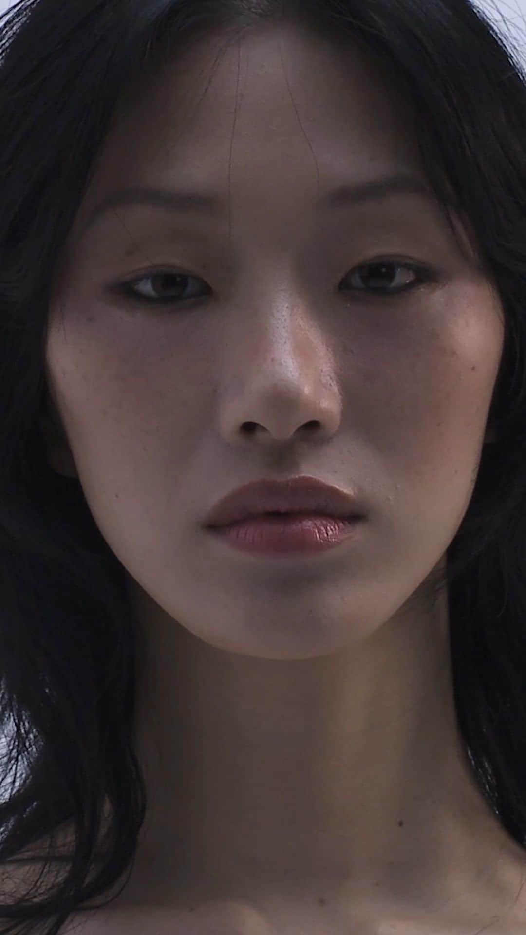 ヴィクトリアズ・シークレットさんのインスタグラム動画 ヴィクトリアズ・シークレットinstagram「sola5532 Embodies Quiet Luxury In The 