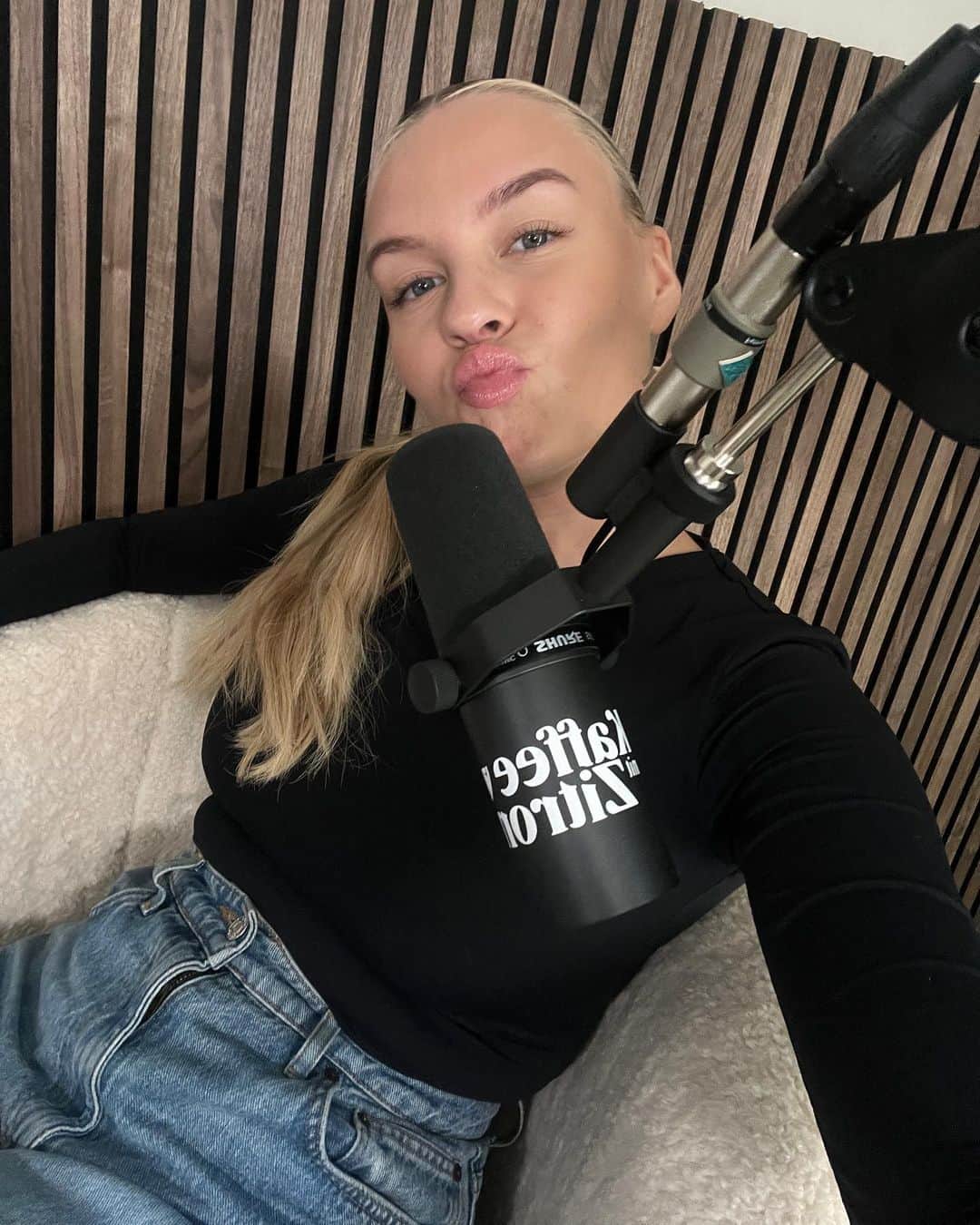 Dagi Beeさんのインスタグラム写真 - (Dagi BeeInstagram)「a little glimpse into my ...