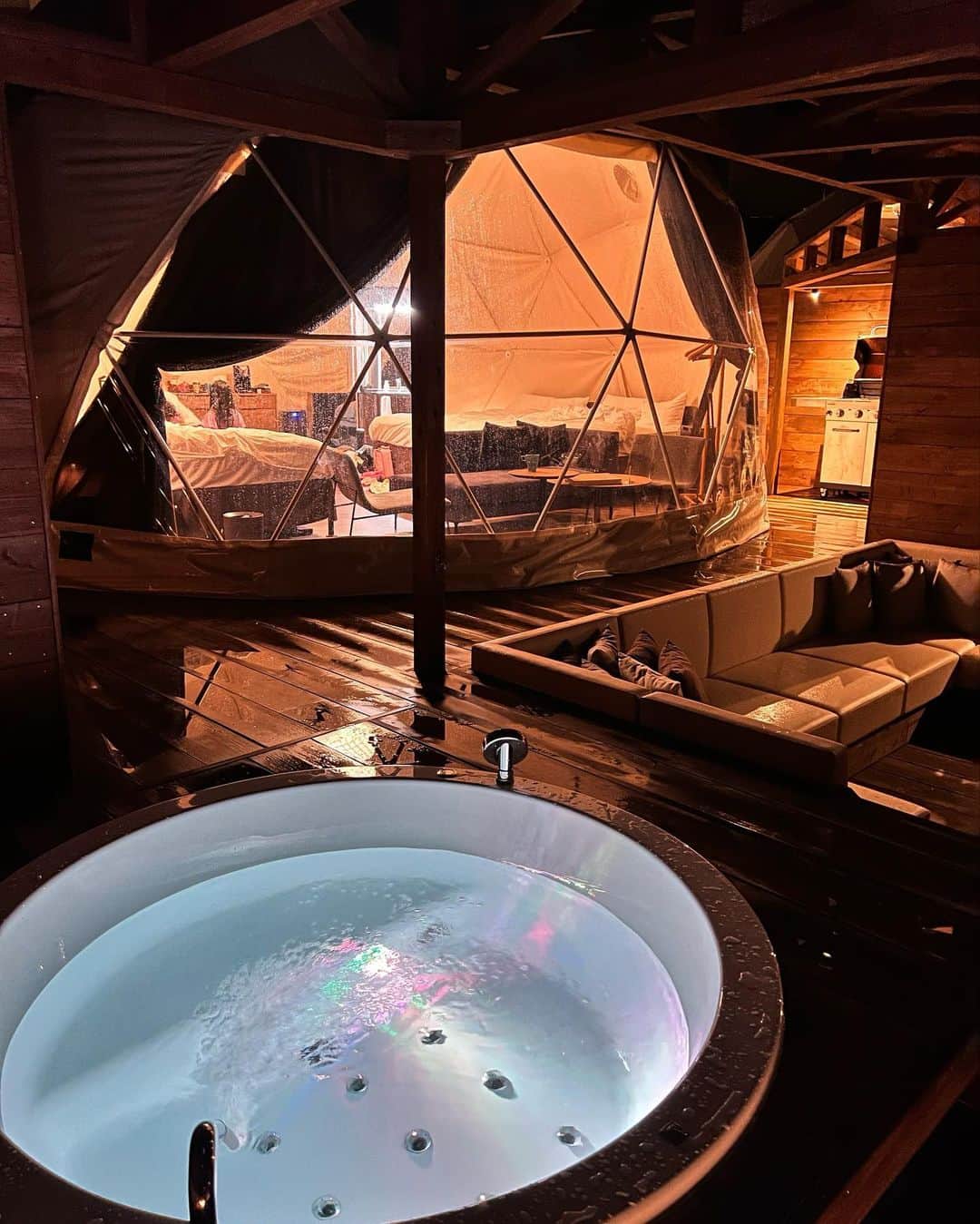 草野春香さんのインスタグラム写真 - (草野春香Instagram)「. 📍 𝘎𝘭𝘢𝘮𝘱𝘪𝘯𝘨 𝘙𝘦𝘴𝘰𝘳𝘵 𝘎𝘓𝘈𝘕𝘚𝘖 @glampingresortglanso また行ってきたよ〜 🏾💖 ...