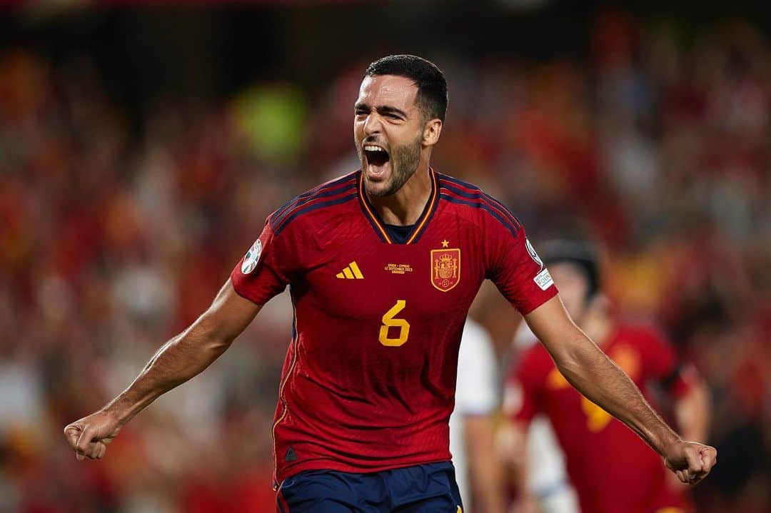 ミケル・メリノさんのインスタグラム写真 - (ミケル・メリノInstagram)「Muy feliz por mi primer gol ...