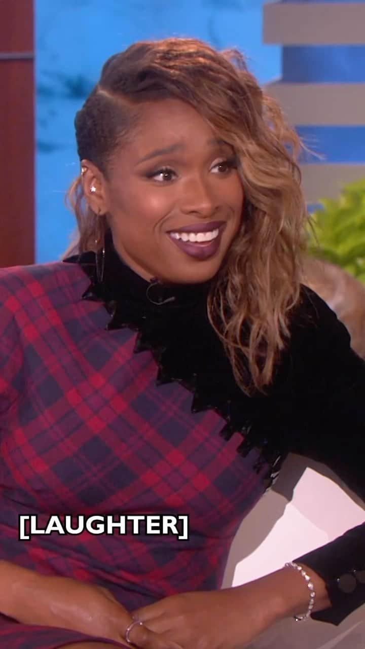 エレン・デジェネレスさんのインスタグラム動画 - (エレン・デジェネレスInstagram)「She can sing, she can ...