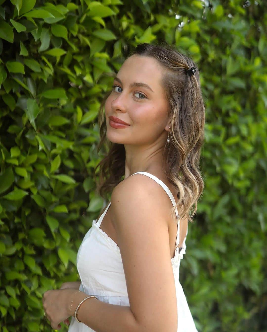 ナターシャ・ブレさんのインスタグラム写真 - (ナターシャ・ブレInstagram)「👋🏼🤍🕊️ bye bye summer miss ya ...