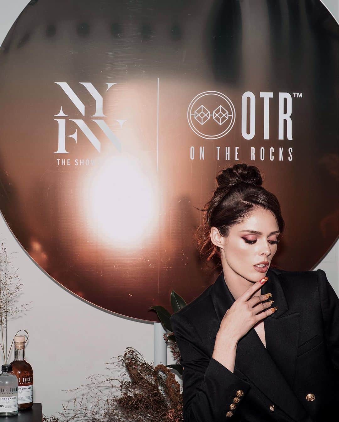 ココ・ロシャさんのインスタグラム写真 - (ココ・ロシャInstagram)「Stopped by the @OTRCocktails ...