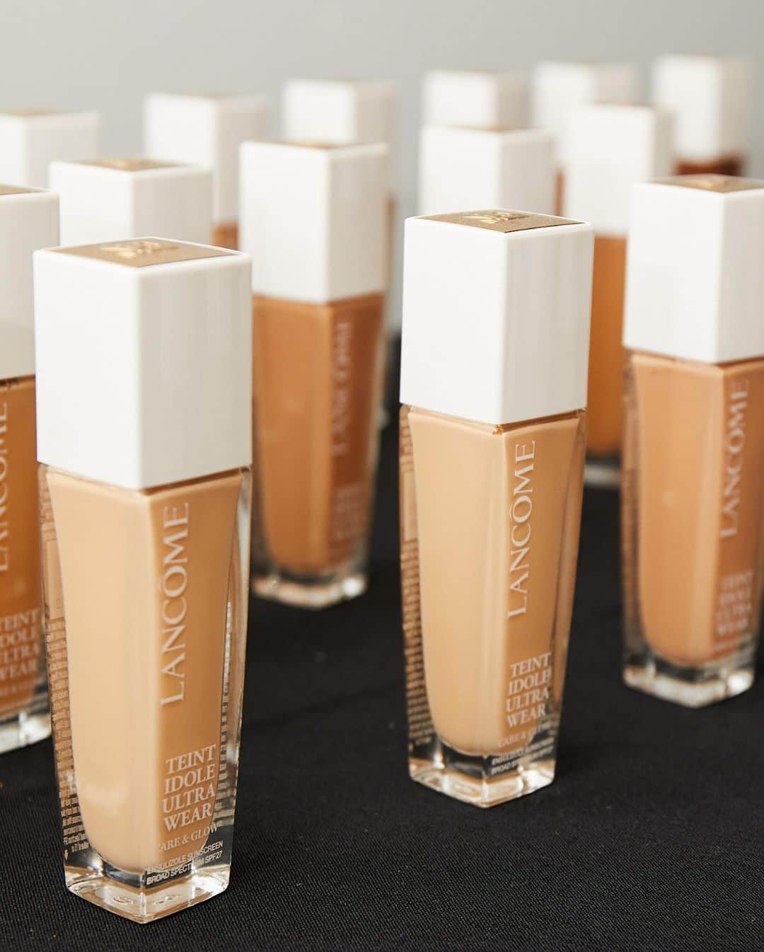 Lancôme Officialさんのインスタグラム写真 - (Lancôme OfficialInstagram)「Backstage at ...