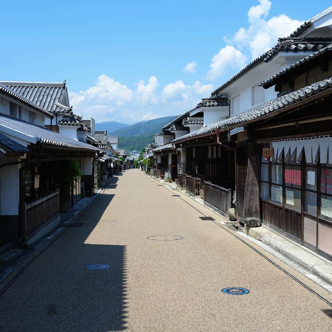 graf studioさんのインスタグラム写真 - (graf studioInstagram)「徳島県美馬市にある古民家を舞台とした複合施設 「ーみんなの複合文化市庭ーうだつ上がる」内にある ...