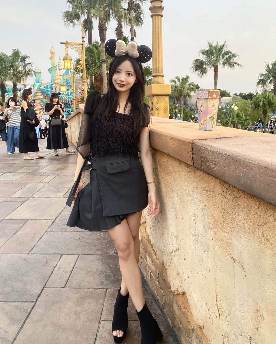 山下みちるさんのインスタグラム写真 - (山下みちるInstagram)「・ 夏のはじまり頃にいったディズニー🐩🤎 コーデ決めるところから当日 ...