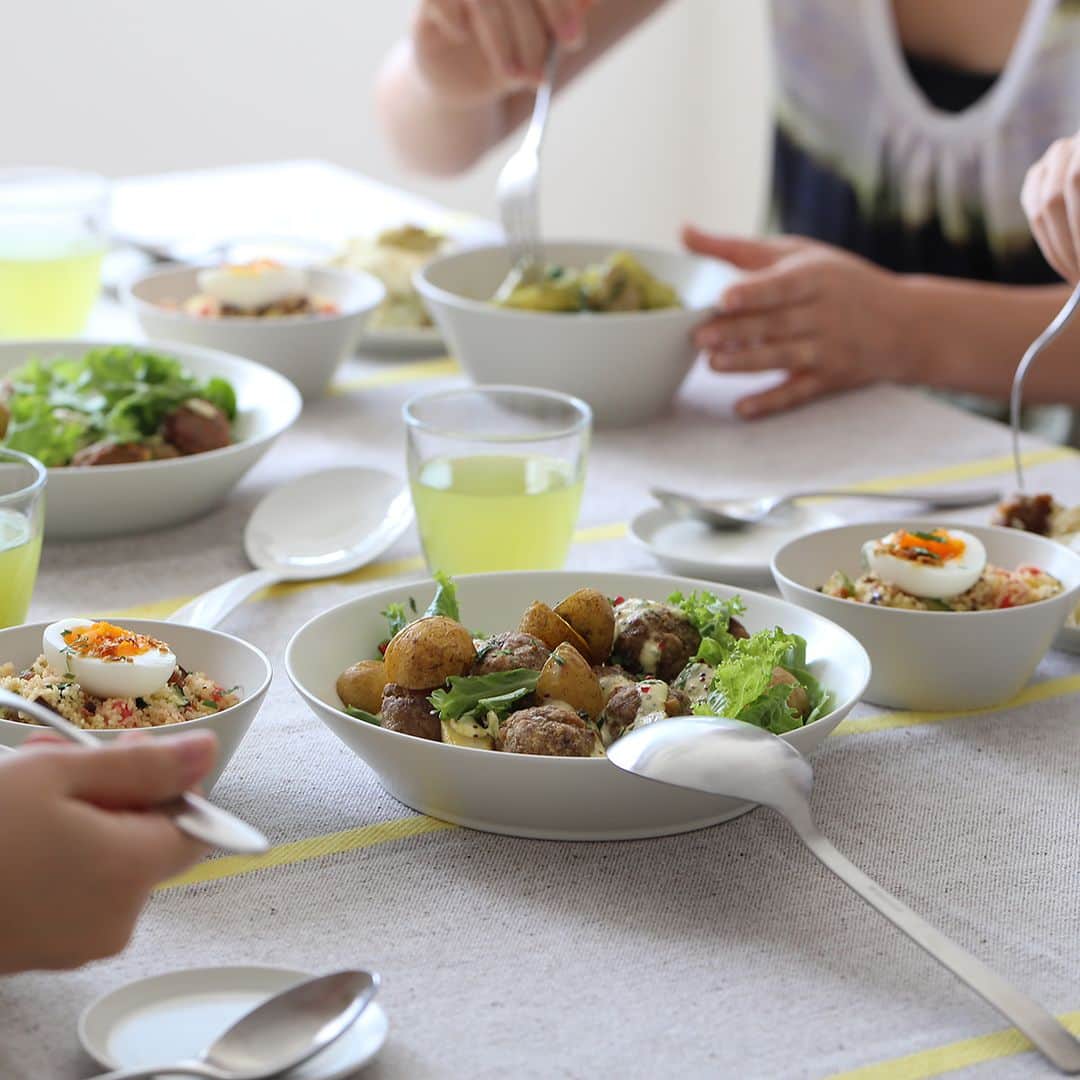 KOZLIFEさんのインスタグラム写真 - (KOZLIFEInstagram)「シンプルさの魅力を最大限に魅せてくれる TOHの食器。 どんな食器とも相性よく、 とても使いやすいんです ...