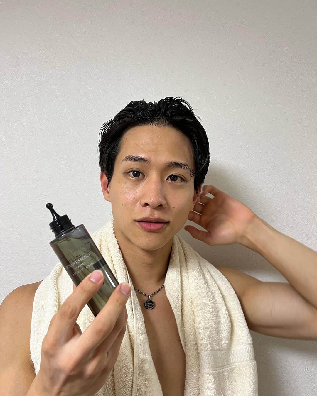 中道理央也さんのインスタグラム写真 中道理央也instagram 「デンキバリブラシのブランドから新登場！ 上半期ベストコスメを総なめし