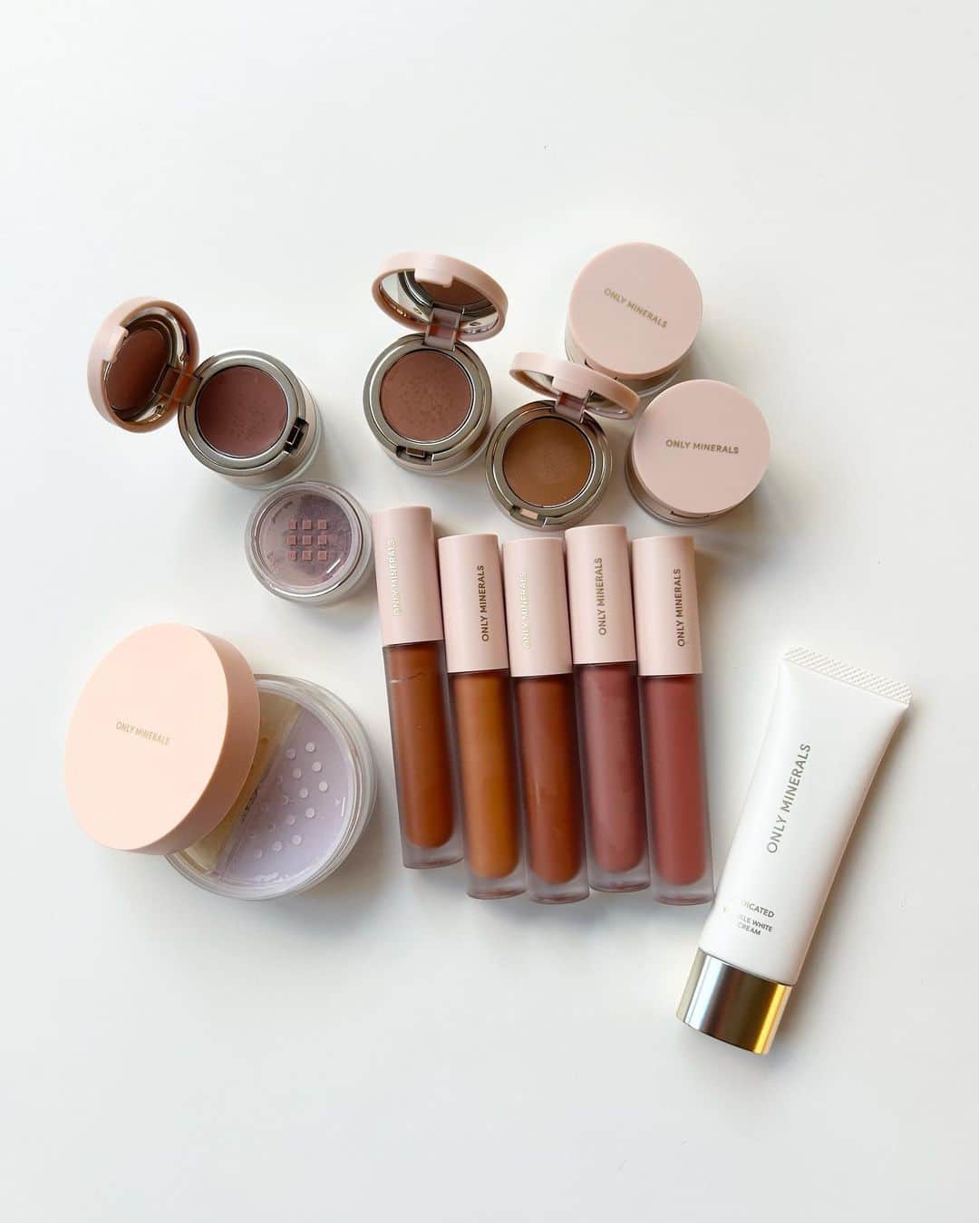 篠原菜月さんのインスタグラム写真 - (篠原菜月Instagram)「オンリーミネラル @onlyminerals がリニューアル！ 優しい色合いのパッケージもかわいい♡ ⁡ ミネラルコスメ ...