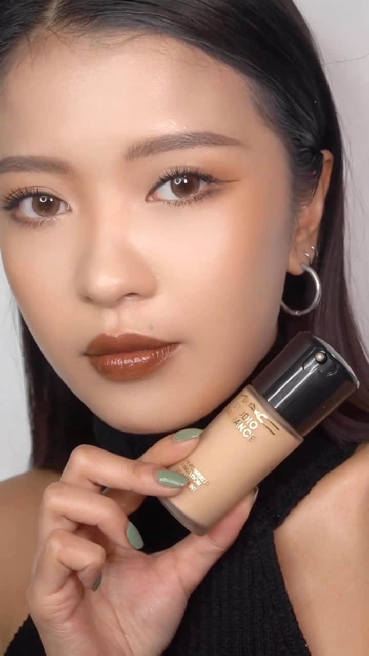 M·A·C Cosmetics Hong Kongさんのインスタグラム動画 - (M·A·C Cosmetics Hong KongInstagram)「同暗啞無光肌講拜拜 👋🏻 全新#追光粉 ...