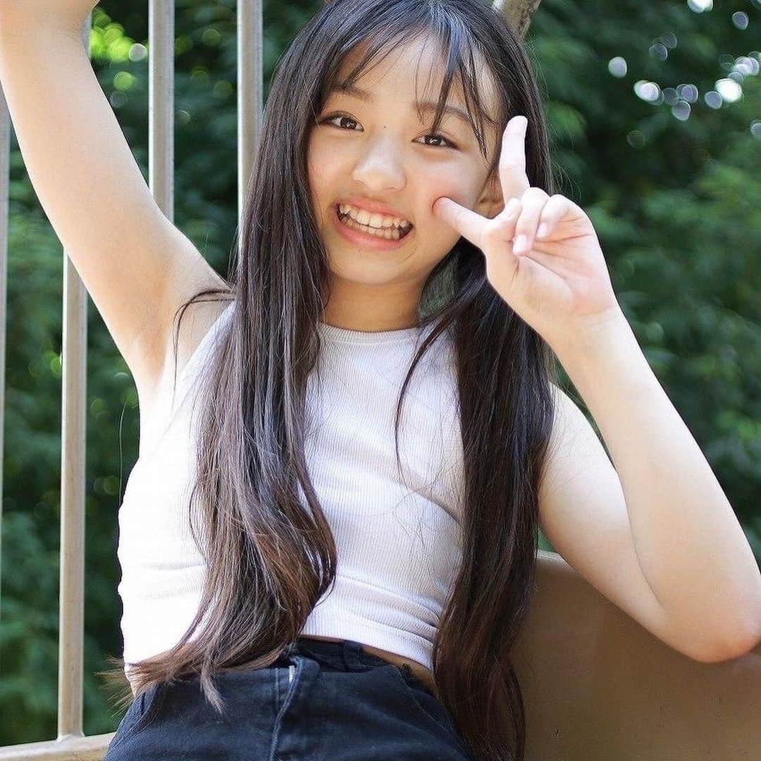 喜島結乃さんのインスタグラム写真 - (喜島結乃Instagram)「♡yuno♡ ㅤㅤㅤㅤㅤㅤㅤㅤㅤㅤㅤㅤㅤ 滑り台だよぉ🛝 やっぱり公園で外遊び大好き 日焼けは怖いけど😂 ...