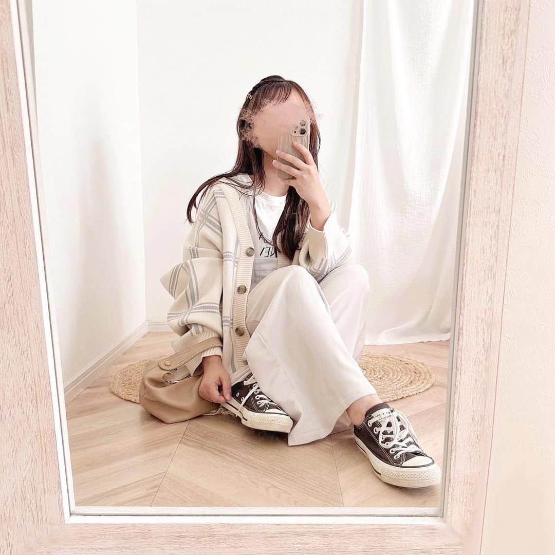 chocoさんのインスタグラム写真 - (chocoInstagram)「** ㅤㅤㅤㅤㅤㅤㅤㅤㅤㅤㅤㅤㅤ #ootd ㅤㅤㅤㅤㅤㅤㅤㅤㅤㅤㅤㅤㅤ 淡いチェックがかわいいニット〜☃️🧶 ...