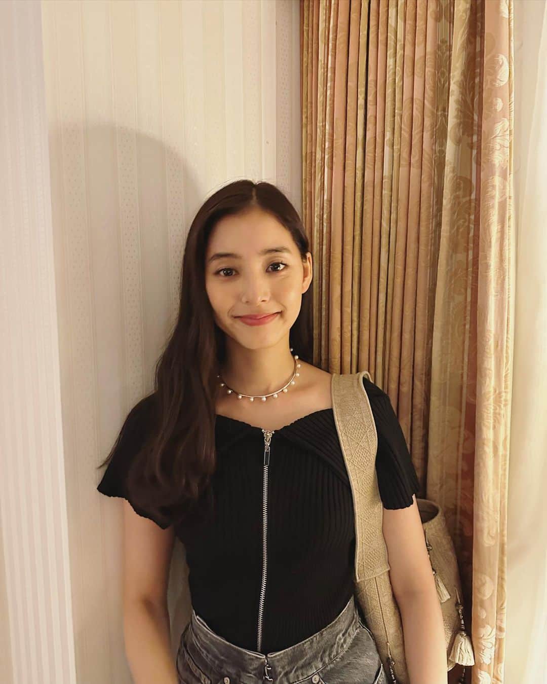 新木優子さんのインスタグラム写真 - (新木優子Instagram)「私服 tops : @snidel_official bottom : @johnlawrencesullivan ...