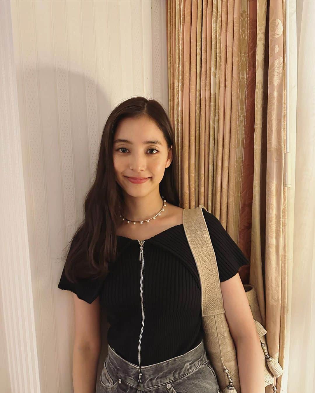 新木優子さんのインスタグラム写真 - (新木優子Instagram)「私服 tops : @snidel_official bottom : @johnlawrencesullivan ...