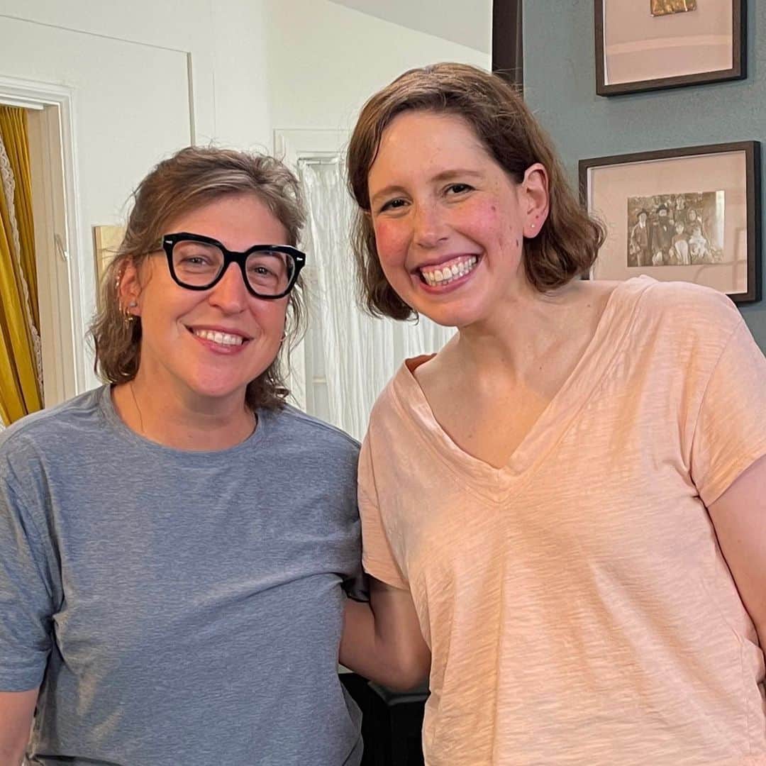 メイム・ビアリクさんのインスタグラム写真 - (メイム・ビアリクInstagram)「Vanessa Bayer is in the ...