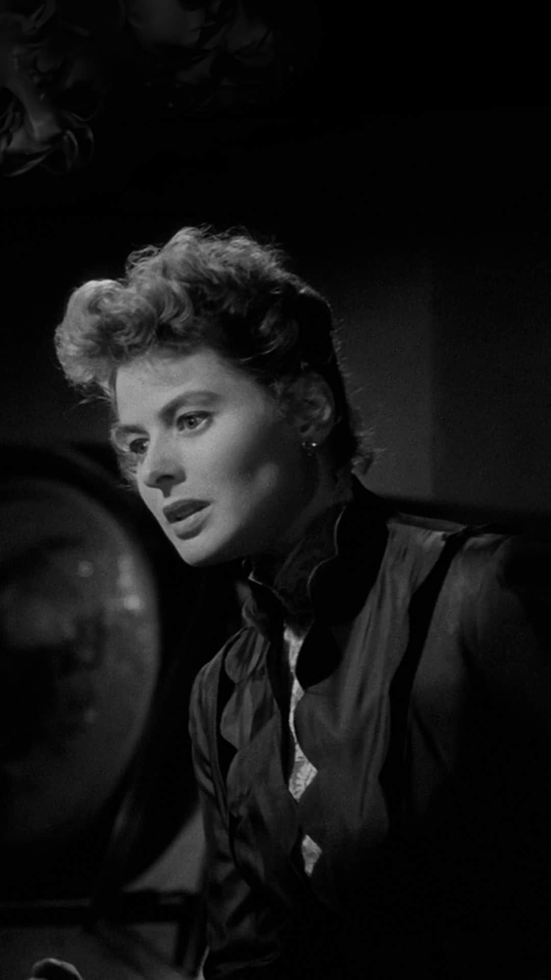 アカデミー賞さんのインスタグラム動画 - (アカデミー賞Instagram)「Ingrid Bergman as Paula Alquist ...