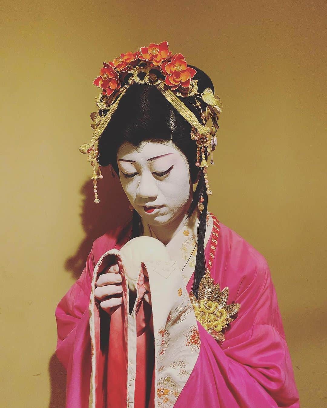 中村壱太郎さんのインスタグラム写真 - (中村壱太郎Instagram)「『新・水滸伝』 美貌の殺し屋 お夜叉 〜 肉まんを食する の巻 〜 1、「ふふ^ ^ いい肉で、いい出来だ🥟」 2 ...