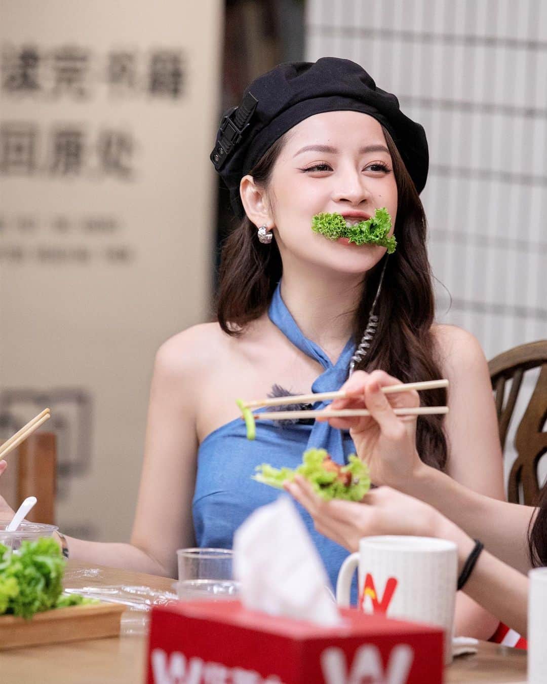 Chi Puさんのインスタグラム写真 - (Chi PuInstagram)「💙🤍💙🤍 #adeliciousguess」9月17日 16時 ...