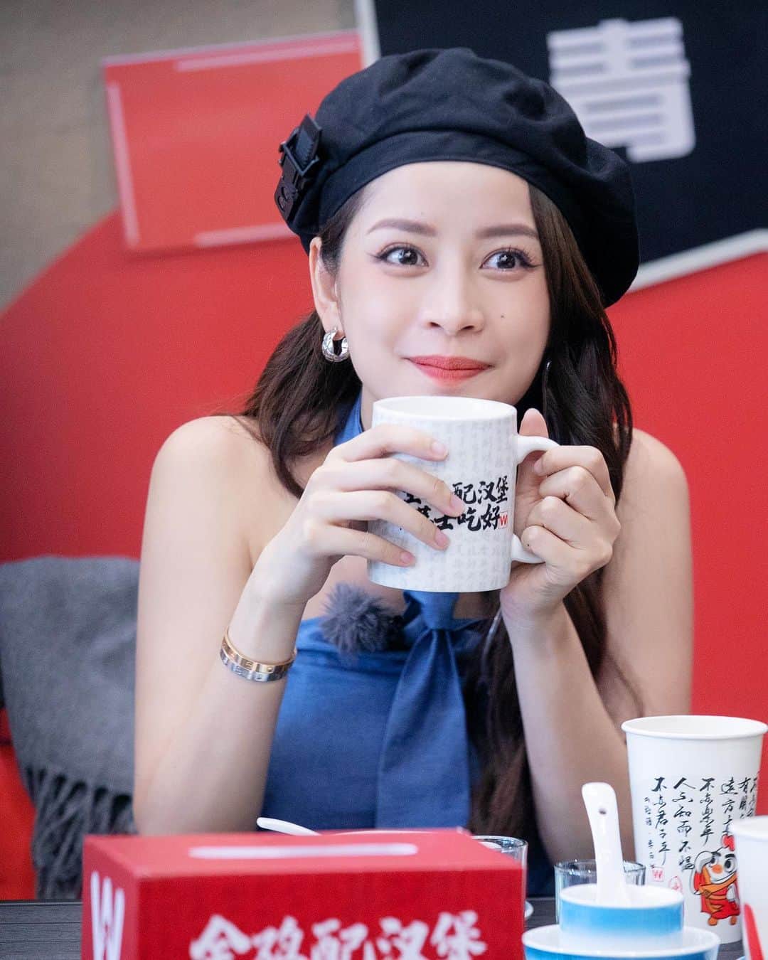 Chi Puさんのインスタグラム写真 - (Chi PuInstagram)「💙🤍💙🤍 #adeliciousguess」9月17日 16時 ...