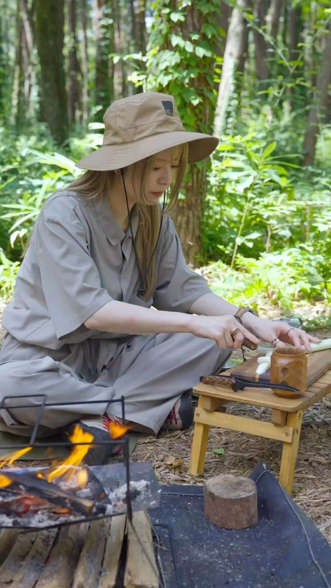 CAMP_HACKさんのインスタグラム動画 - (CAMP_HACKInstagram)「焼き鳥缶でできちゃう超簡単ネギ親子丼 ーーーーー投稿文引用ーーーーー 可愛い中学生の女の子から 親子丼 ...