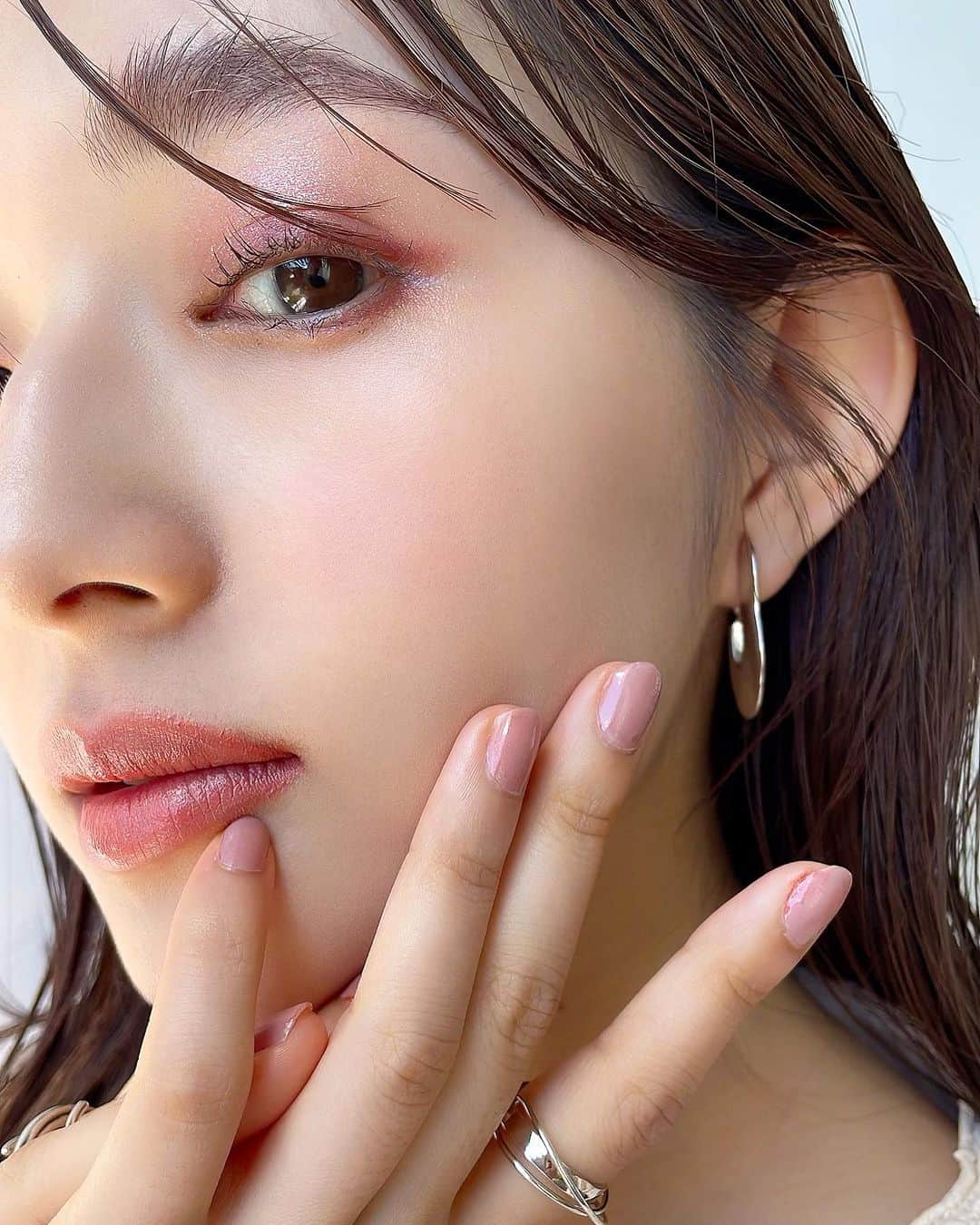 谷口翠彩さんのインスタグラム写真 - (谷口翠彩Instagram)「リール🎞️使用アイテム🎨 💐𝑆𝑈𝑄𝑄𝑈 20𝑡ℎ 𝑎𝑛𝑛𝑖𝑣𝑒𝑟𝑠𝑎𝑟𝑦 𝑐𝑜𝑙𝑙𝑒𝑐𝑡𝑖𝑜𝑛 💐 ...