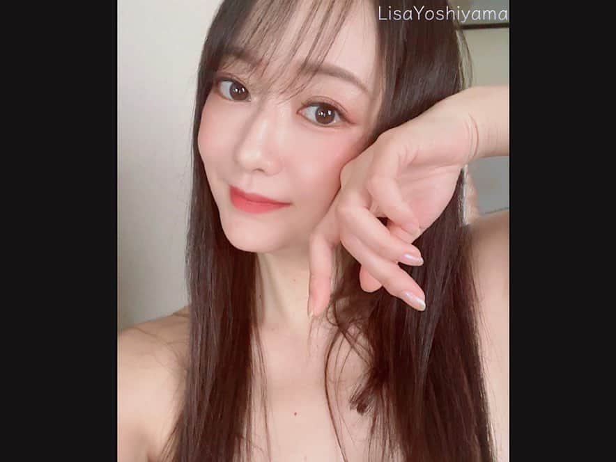 吉山りささんのインスタグラム写真 - (吉山りさInstagram)「🪞🪄︎︎ 今日のアイメイクは Sheglam🥰👀 📍アイシャドウ 落ち着いたブラウンカラーは秋色🍁🍂パレットは便利🎨 📍 ...