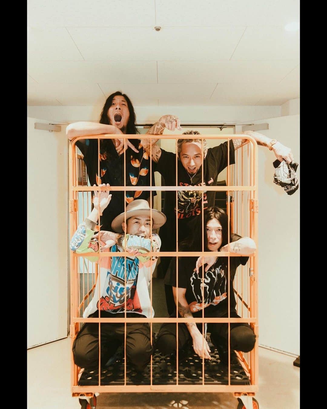 The BONEZさんのインスタグラム写真 - (The BONEZInstagram)「. The BONEZ Presents LIVE TONIGHT ホールツアーファイナル 大阪 ...