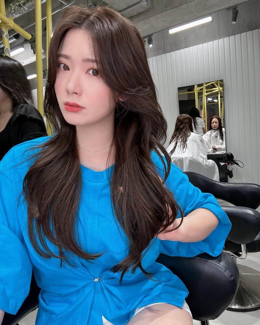 伊藤奈月さんのインスタグラム写真 - (伊藤奈月Instagram)「⁡ new hair 🩵🩵」9月19日 23時49分 - naachan__