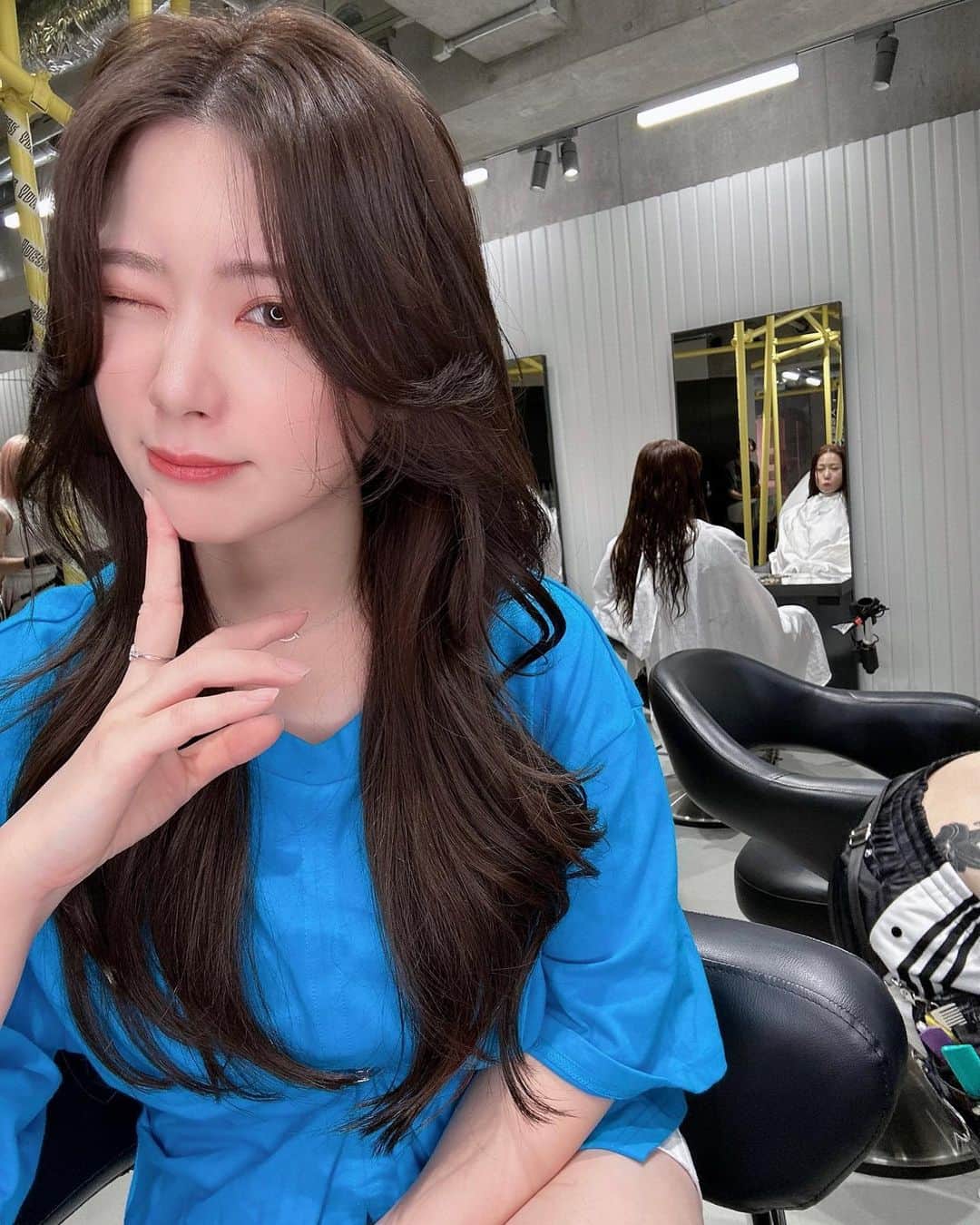 伊藤奈月さんのインスタグラム写真 - (伊藤奈月Instagram)「⁡ new hair 🩵🩵」9月19日 23時49分 - naachan__