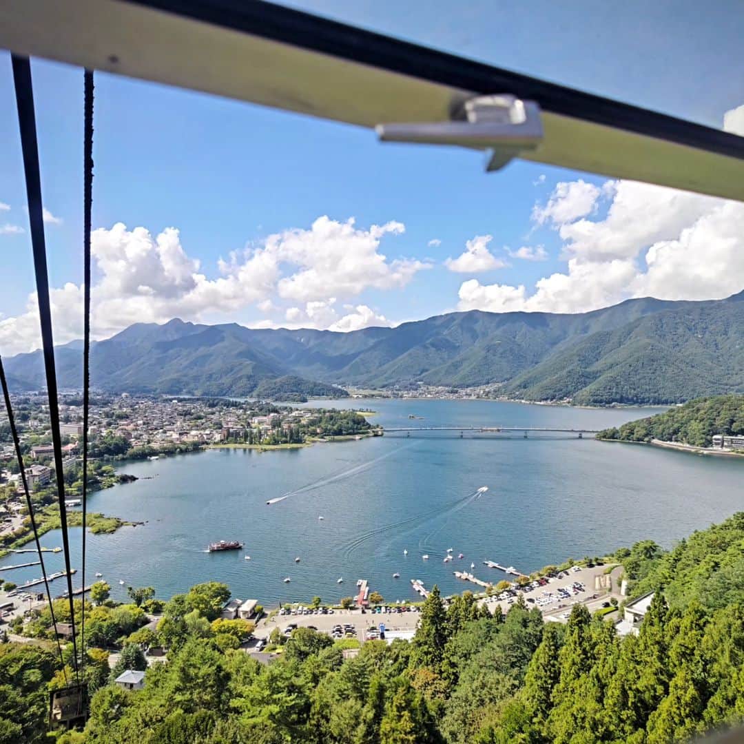 中田有紀さんのインスタグラム写真 - (中田有紀Instagram)「せっかくなのでロープウェイにも乗りましたよ🚡 河口湖を一望できます🫡 ...