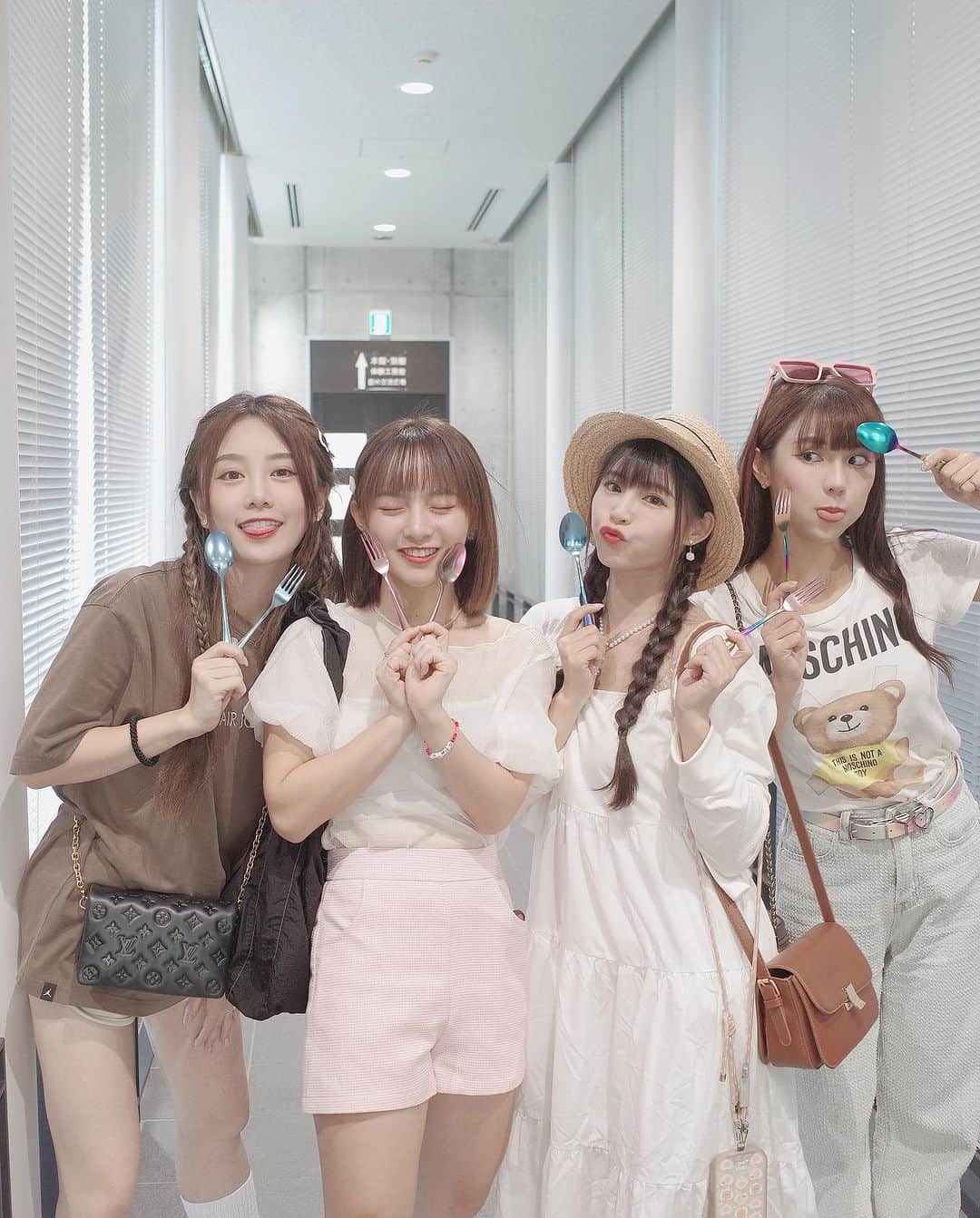 琳妲さんのインスタグラム写真 琳妲instagram 「🇯🇵🌈 下雨過後就是 太陽曬得我 眼睛睜不開😎 來日本新潟の 燕市產業史料館