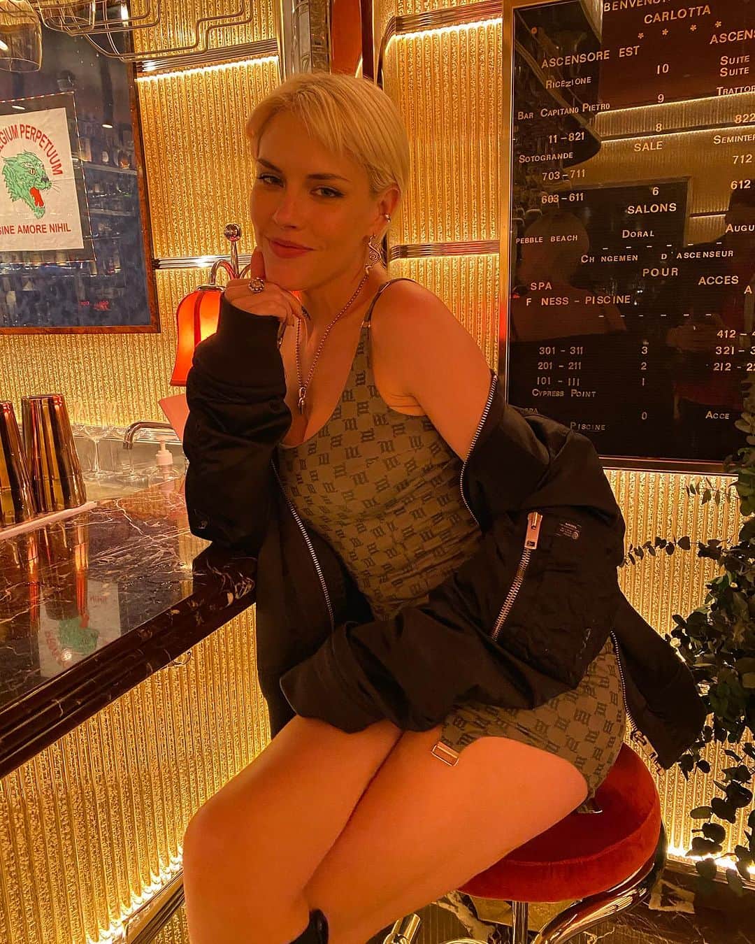 Ashley Smithさんのインスタグラム写真 Ashley Smithinstagram 「england Dumppy 🌹🇬🇧」9