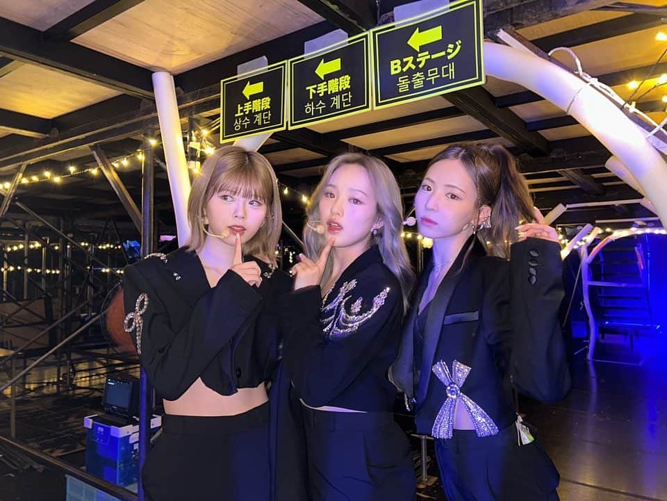 NiziUさんのインスタグラム写真 - (NiziUInstagram)「secret♡♡♡ あいしてる . . 사랑하는 시크릿팀 ...
