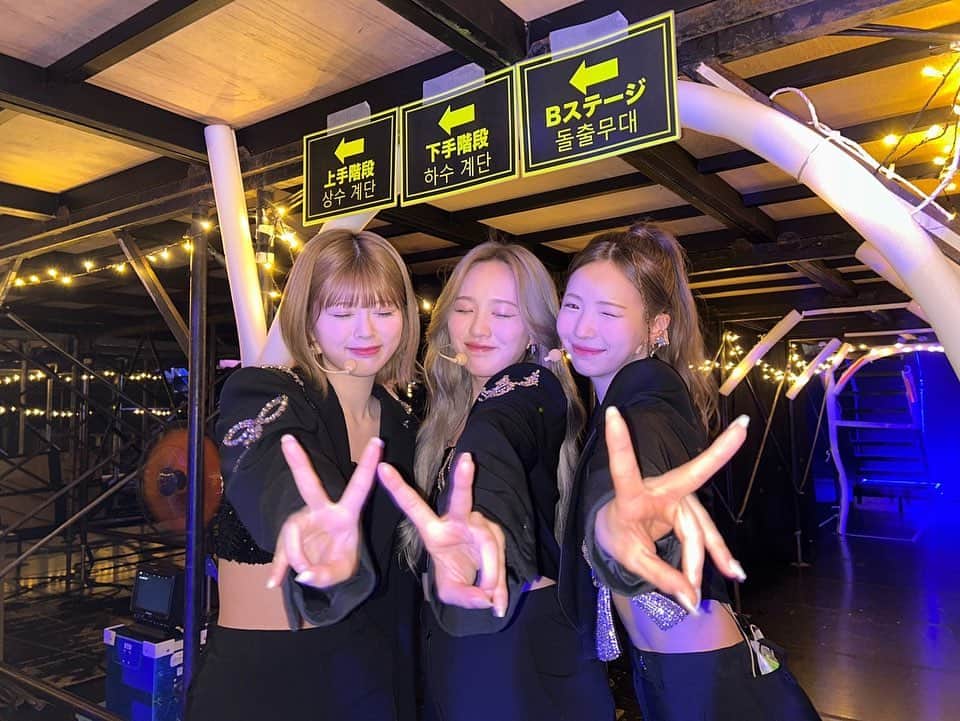 NiziUさんのインスタグラム写真 - (NiziUInstagram)「secret♡♡♡ あいしてる . . 사랑하는 시크릿팀 ...