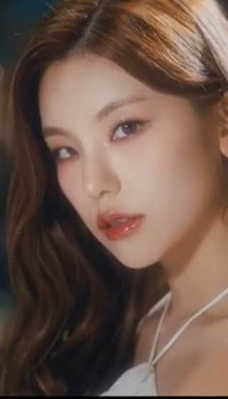 ITZYさんのインスタグラム動画 - (ITZYInstagram)「ITZY JAPAN 1st Album『RINGO』 2023.10. ...