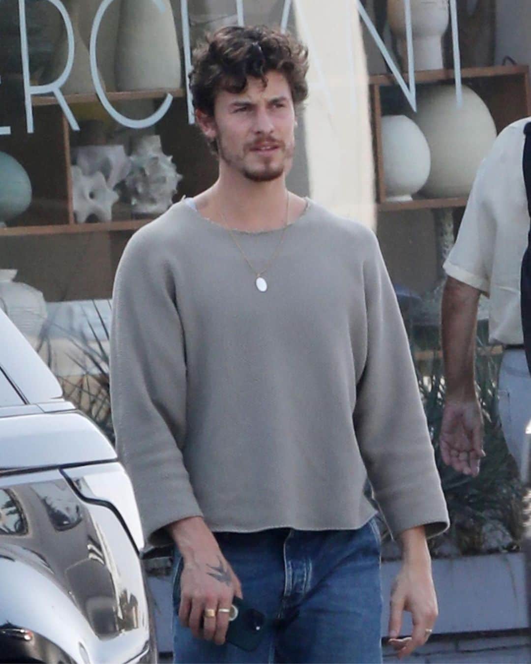 Just Jaredさんのインスタグラム写真 - (Just JaredInstagram)「Shawn Mendes shows off ...