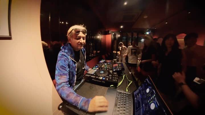 DJ TAROさんのインスタグラム動画 - (DJ TAROInstagram)「僕が毎週金曜にPLAYしているLounge Bar 恵比寿の ...