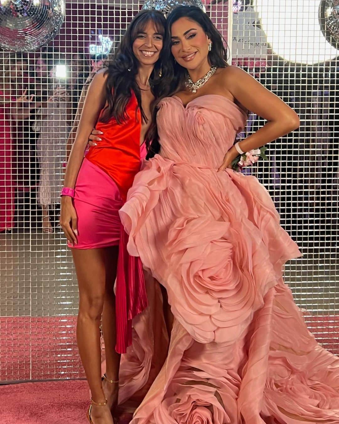 Huda Kattanさんのインスタグラム写真 - (Huda KattanInstagram)「Prom Part 2 🎉 # ...