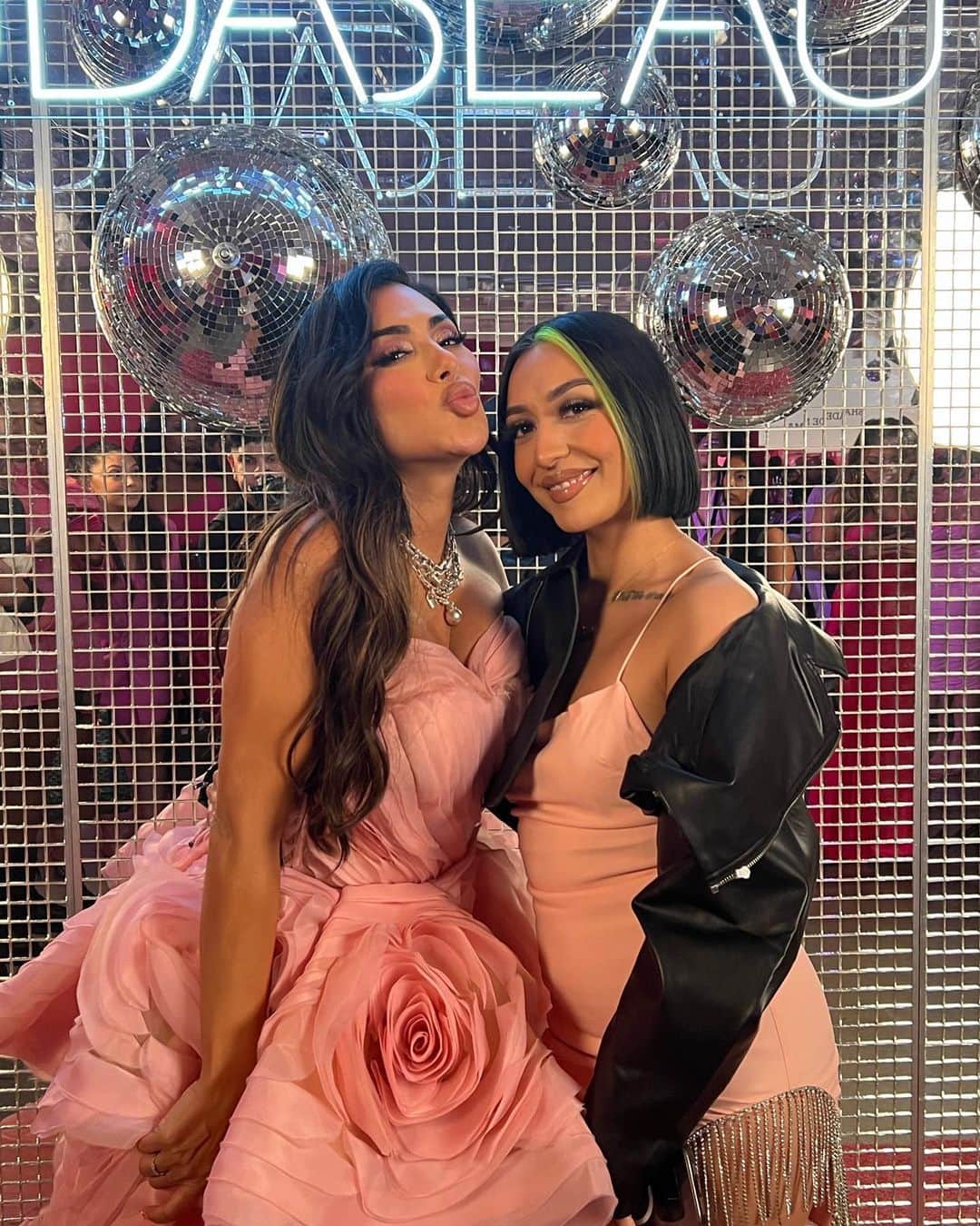 Huda Kattanさんのインスタグラム写真 - (Huda KattanInstagram)「Prom Part 2 🎉 # ...